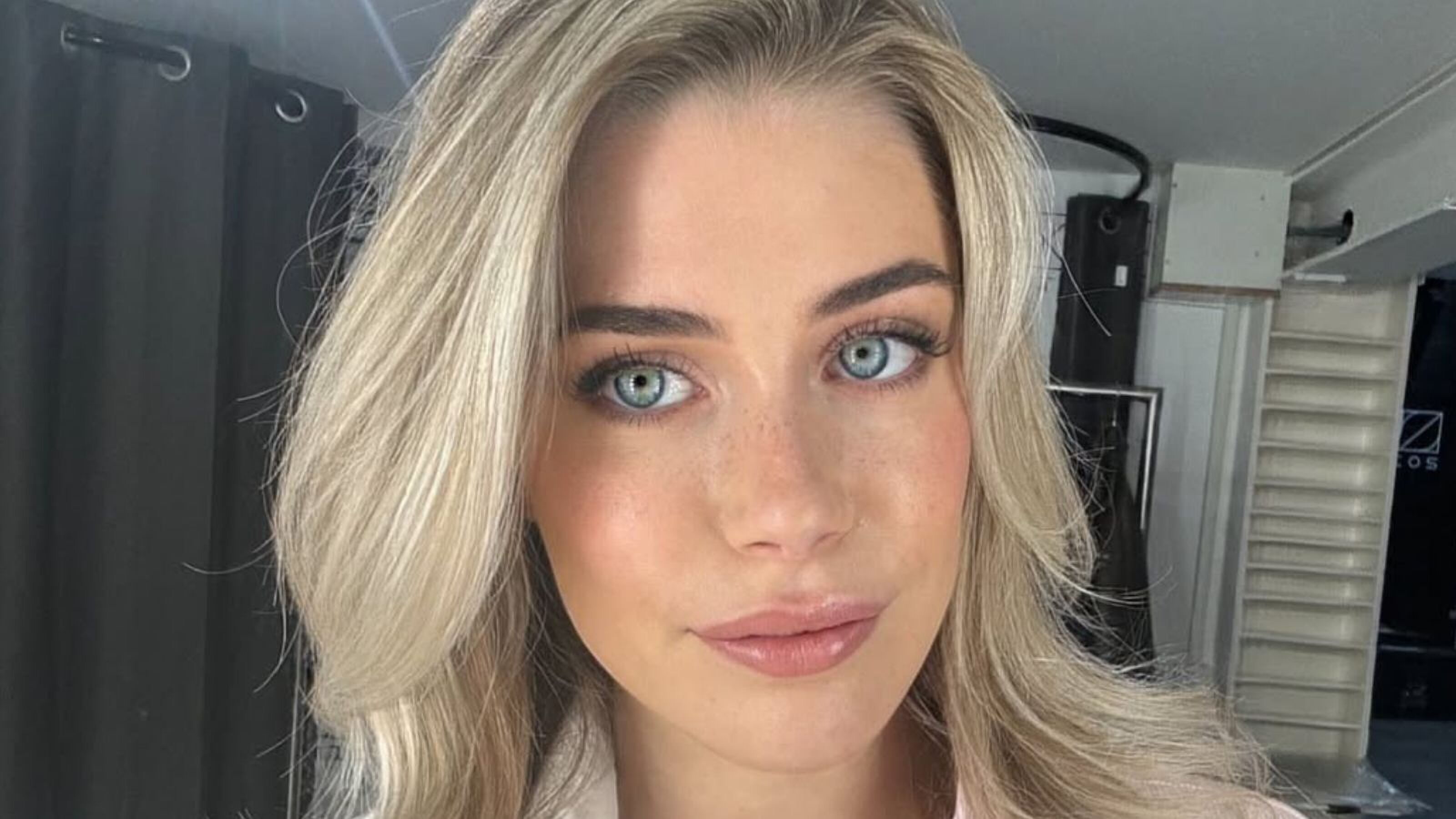 Victoria Vermeer schittert in gedurfd lingeriesetje op Instagram