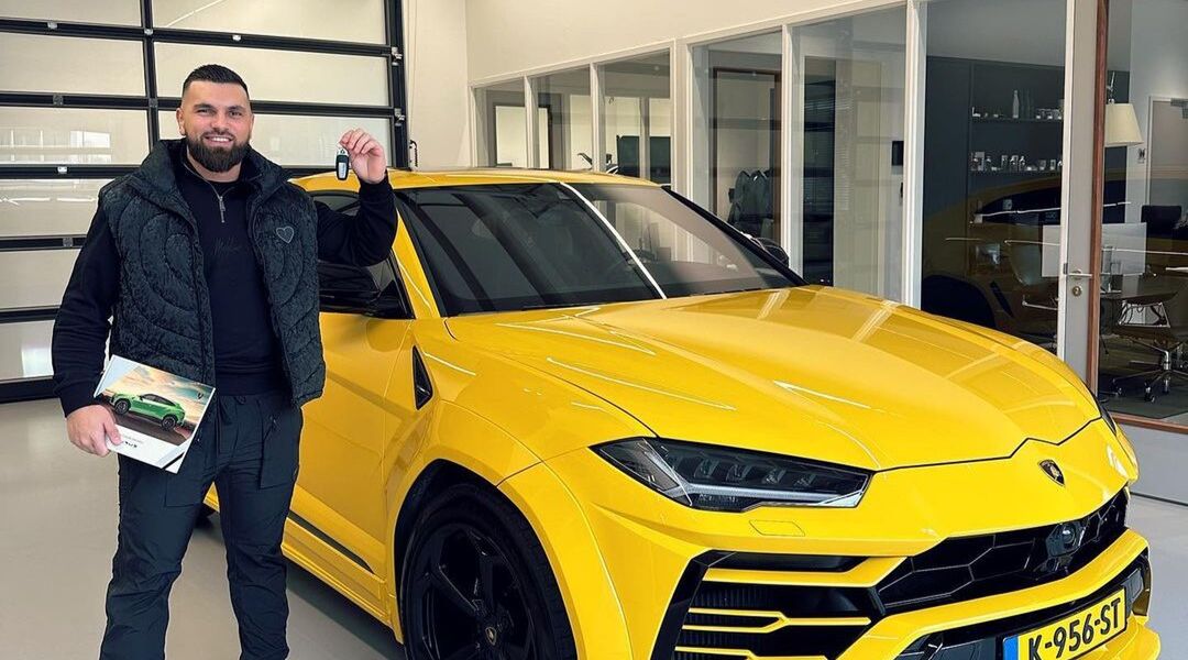 Kosso koopt nieuwe auto: een Lamborghini Urus Novitec Esteso