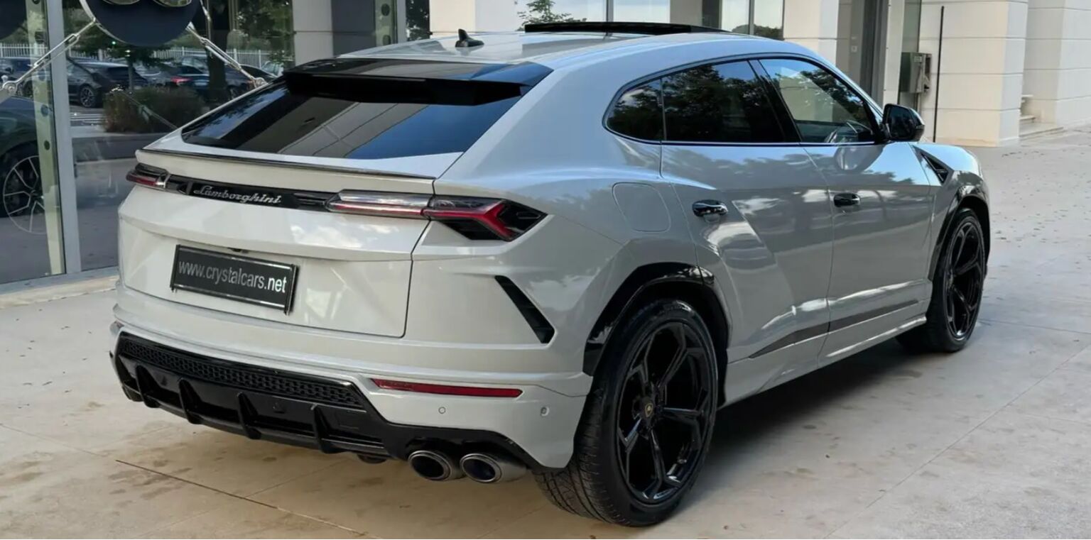 Voormalige Lamborghini Urus van Enzo Knol te koop in Italië
