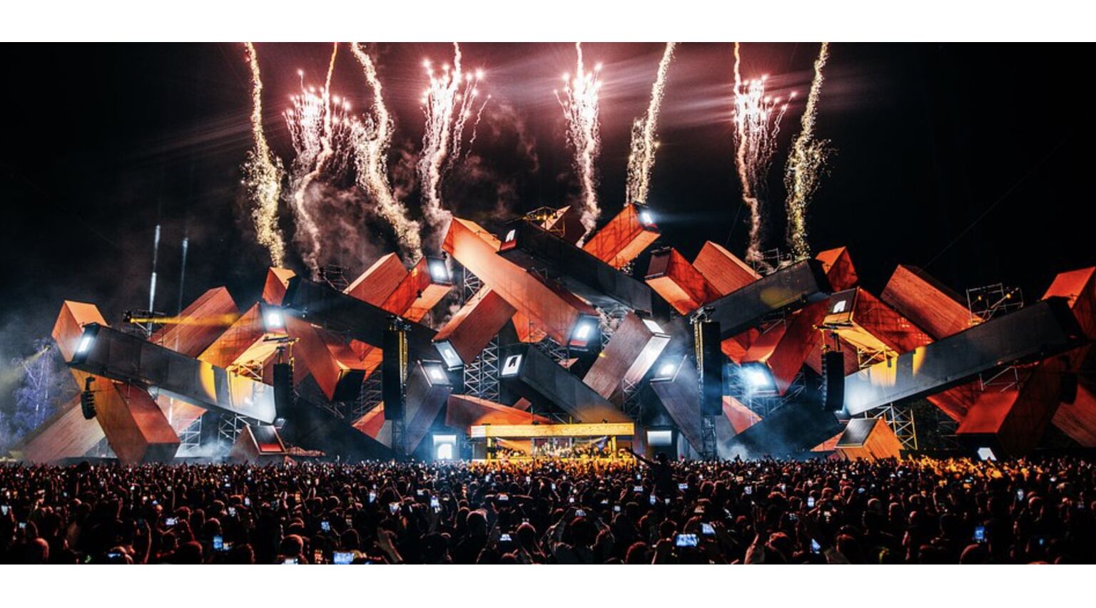 Awakenings Festival 2025 kondigt line-up aan en dat belooft een ongekend spektakel