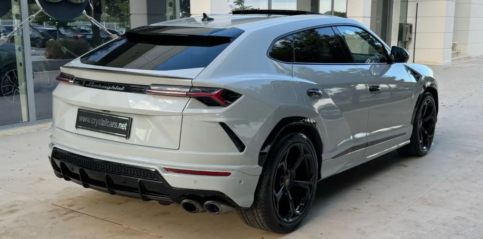 Voormalige Lamborghini Urus van Enzo Knol te koop in Italië