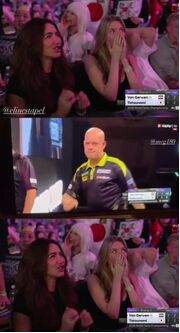 Michael van Gerwen krijgt bezoek: zusjes gespot bij WK darts