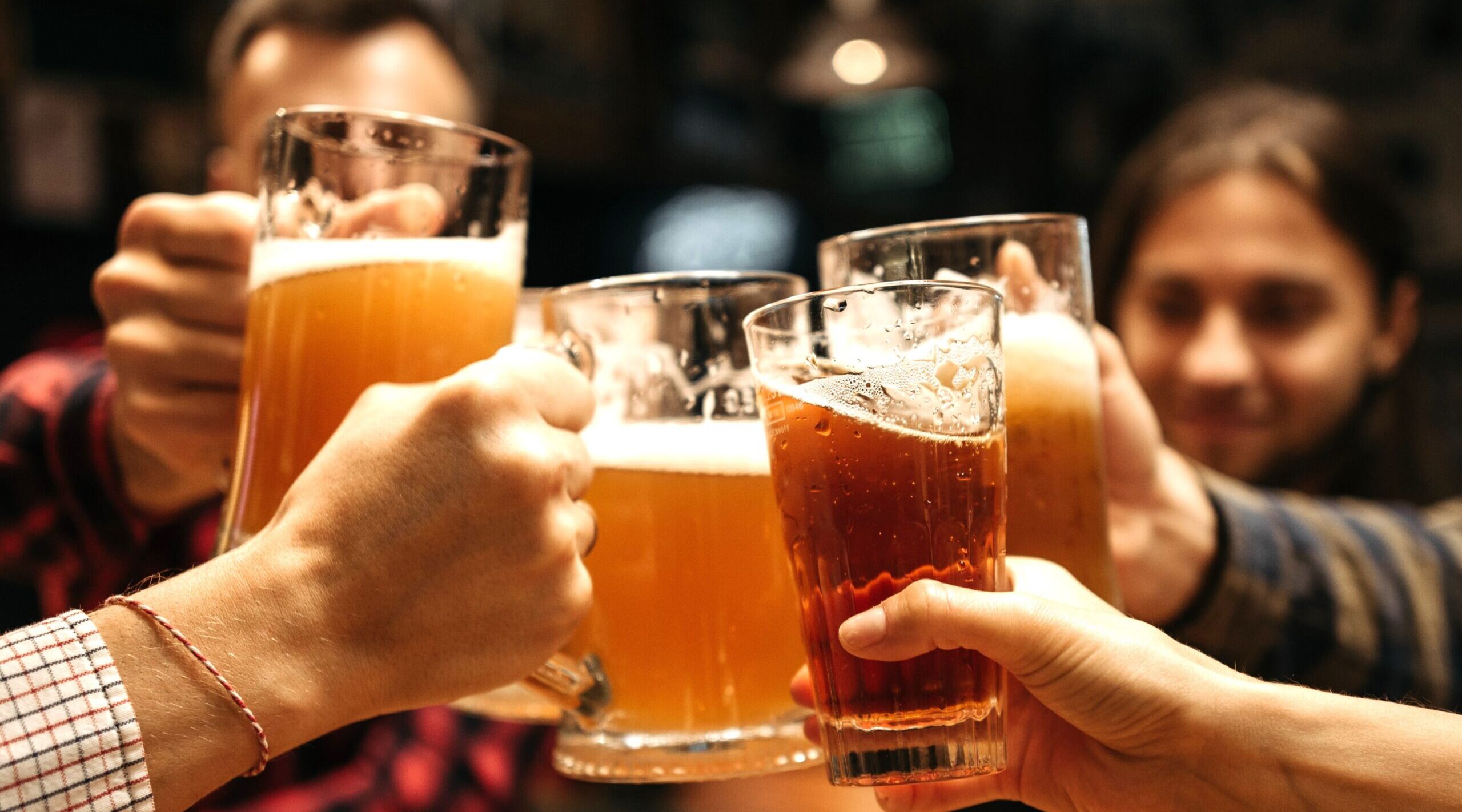 Is je vingers knakken slecht voor je?